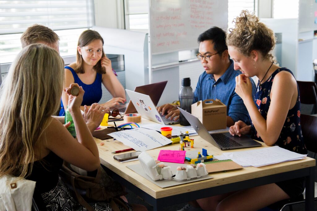 Colaboradores: Tudo que você precisa saber. - LCS Consultoria